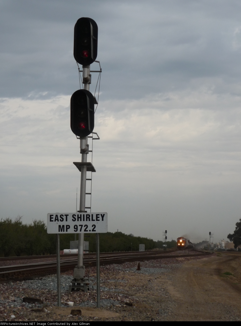 BNSF 4615 East On Approach